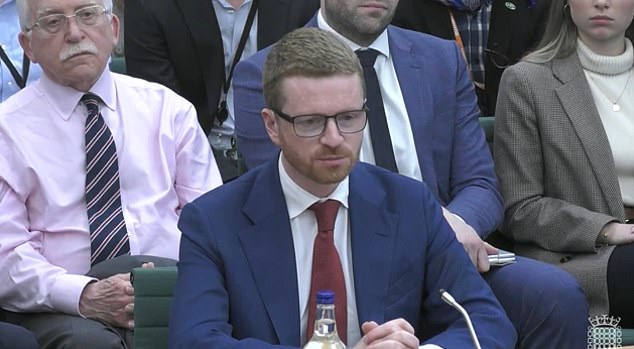 'I got it wrong': Starmer's ex-chief aide falls on sword over Mandelson ...