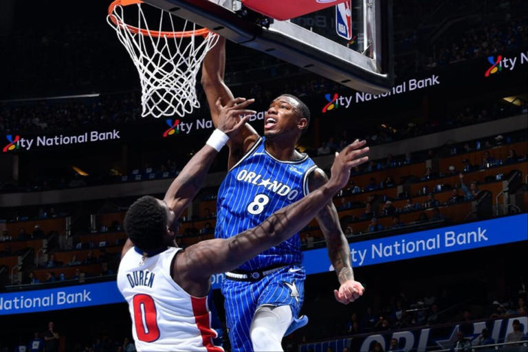 Straight 3-piece combo: Fans dive in as Jamal Cain delivers poster dunk ...