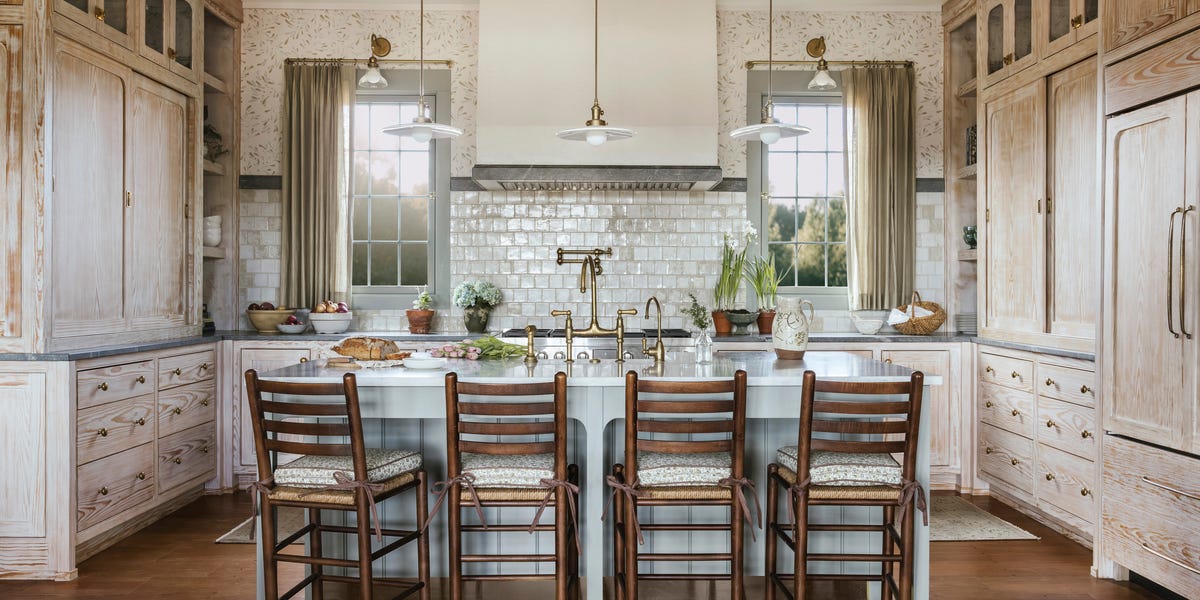 Designers agree: These 3 kitchen lights make or break the room