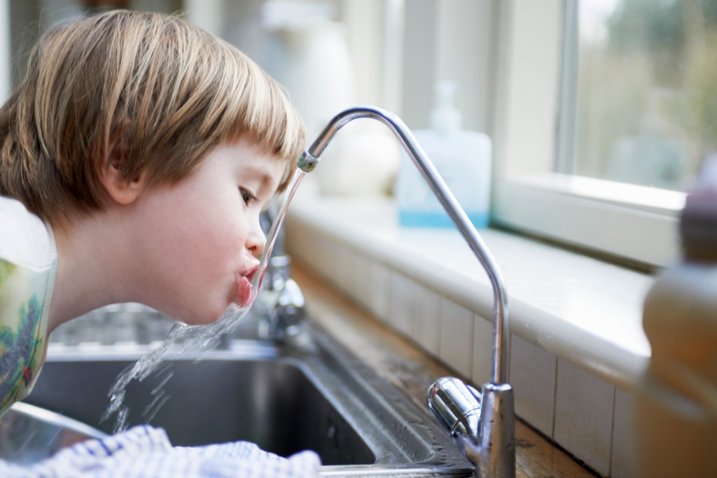 This is how much water you should be drinking every day, based on your age