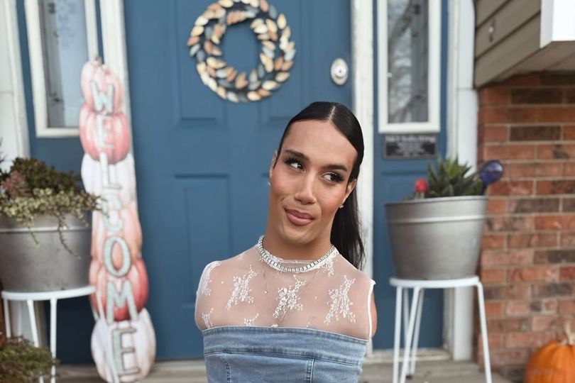 Influencer with no limbs answers question 'everyone wants to know ...