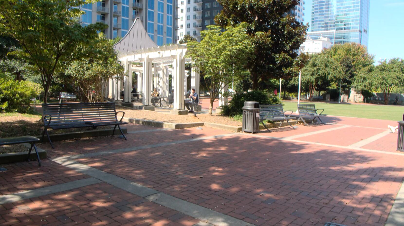 Parents, 6 teens charged after fight at popular Uptown Charlotte park