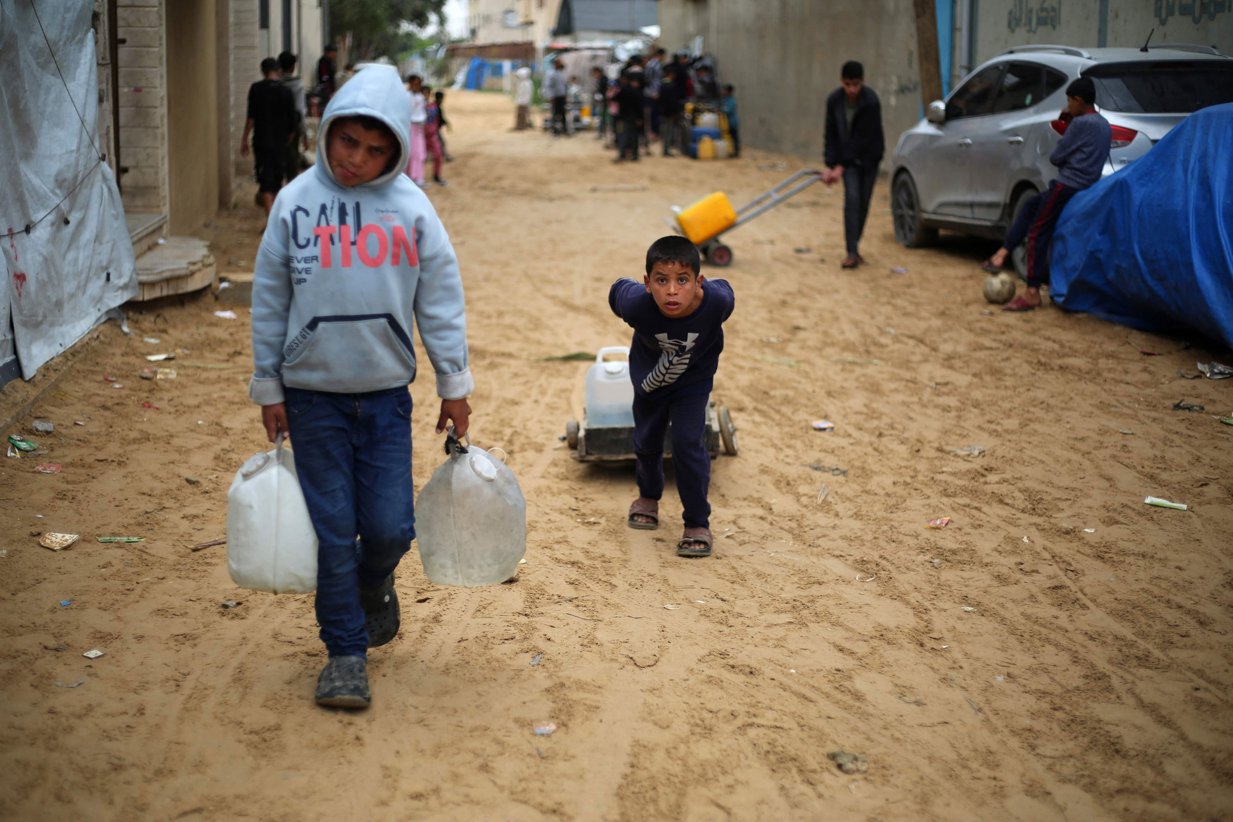 Gazans deprived of water in Israel's 'engineered' crisis, experts say