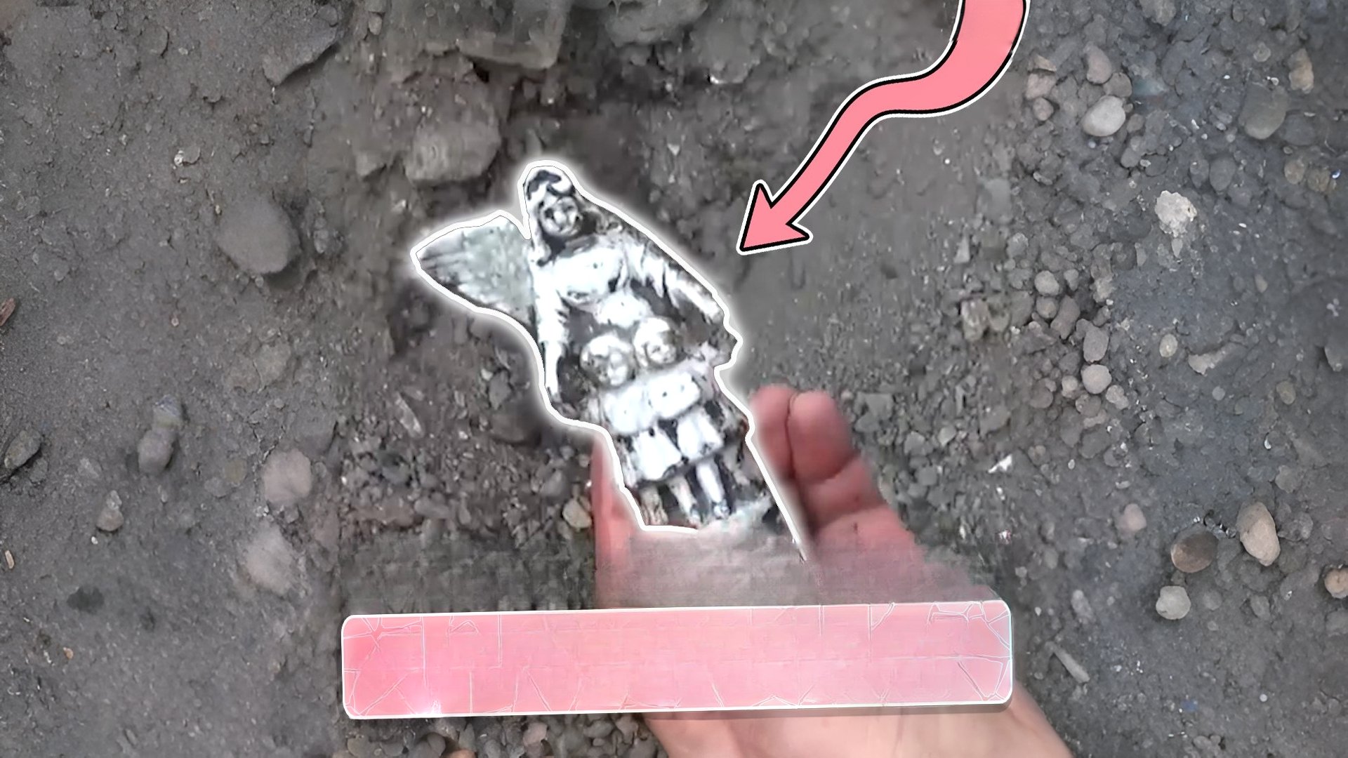 Mudlarking finds with Nicola White Tideline Art