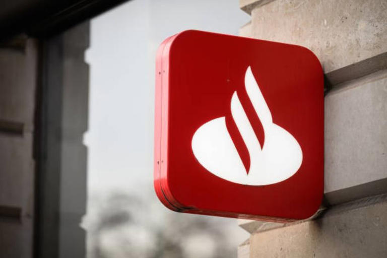 Santander sending customers free £50 for one task and it's not switching