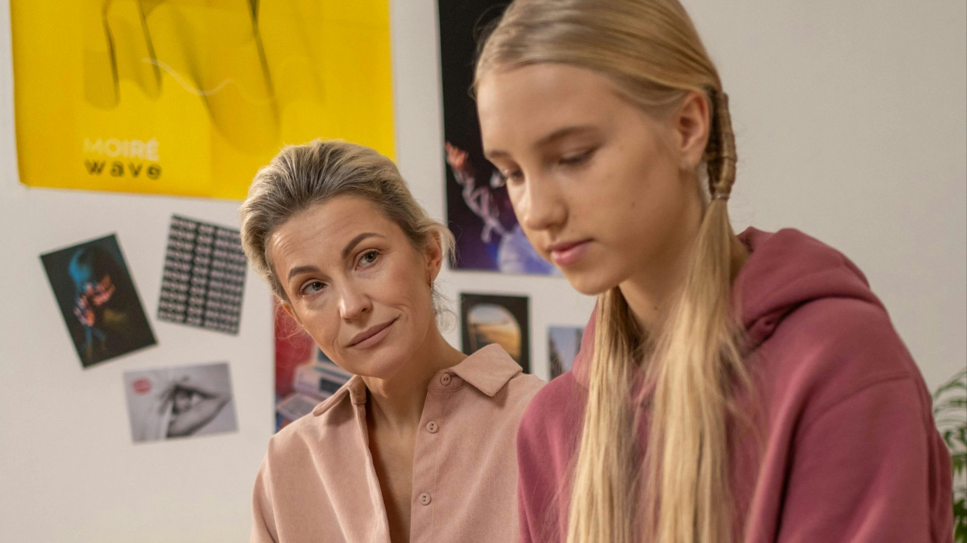 20 cringy signs a parent is trying too hard to be the cool one