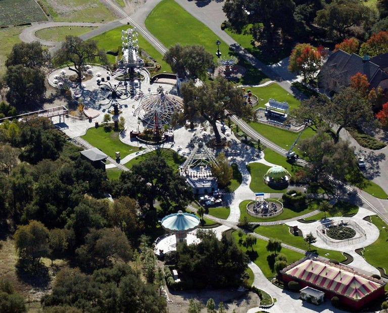 What really happened to Michael Jackson's Neverland home he abandoned ...