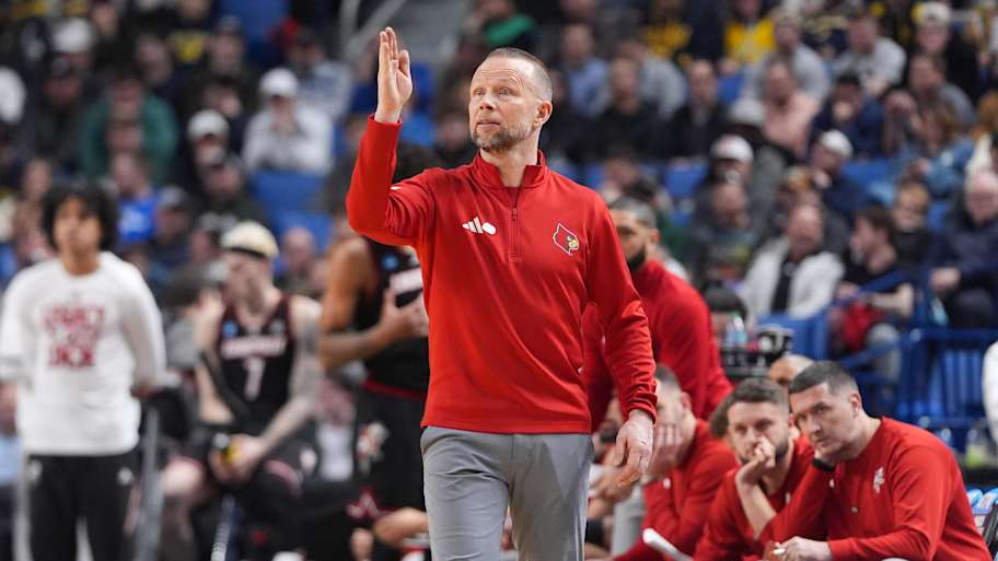 Report: Louisville pays in-home visit to five-star '27 guard