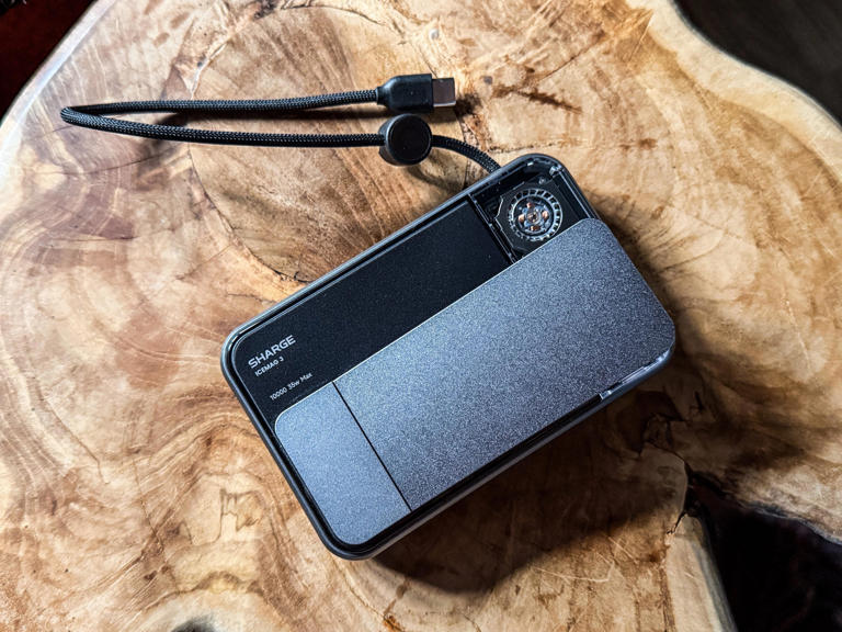 Tight schedule? These battery packs keep your phone, tablet, and laptop ...