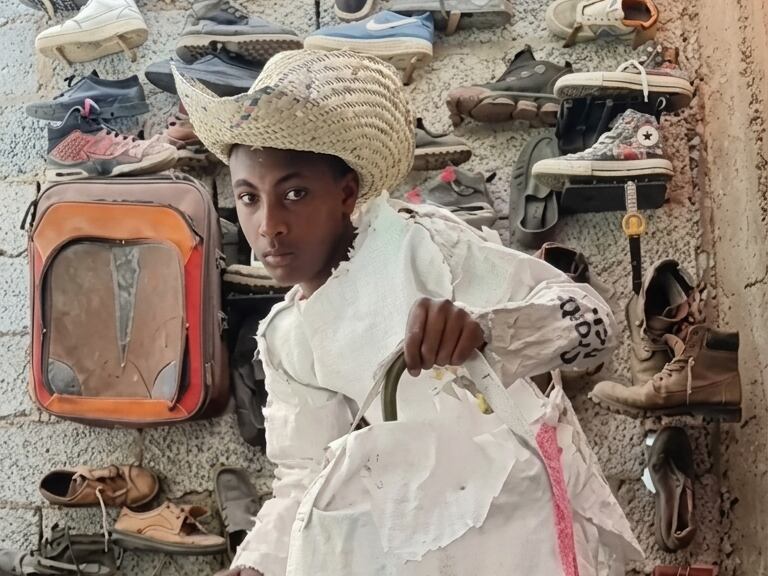 De los desechos al arte: Kalu Putik, el joven que se vuelve viral por ...