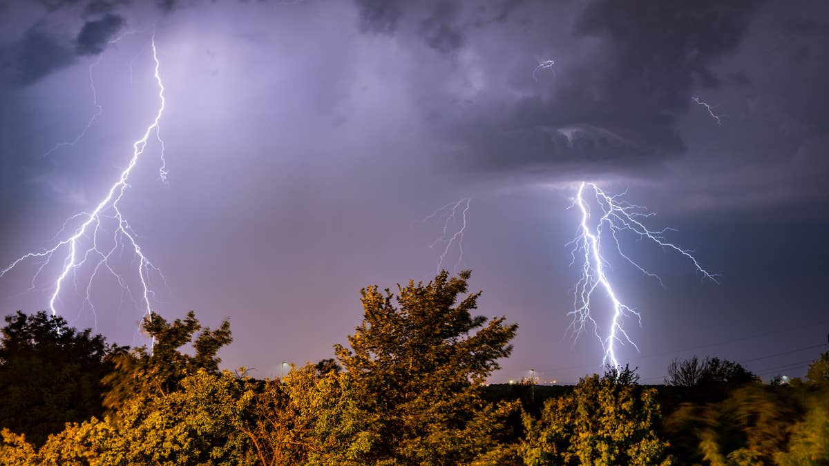 Severe thunderstorm warning: 4-inch hail and damaging winds expected ...