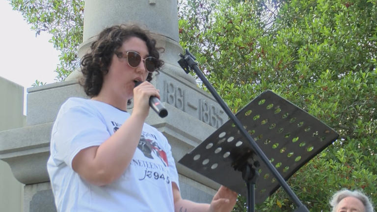 Protesters rally outside Coast courthouse against Confederate Memorial Day