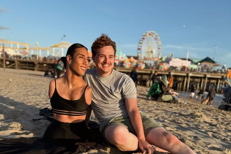 Influencer with no limbs answers question 'everyone wants to know ...