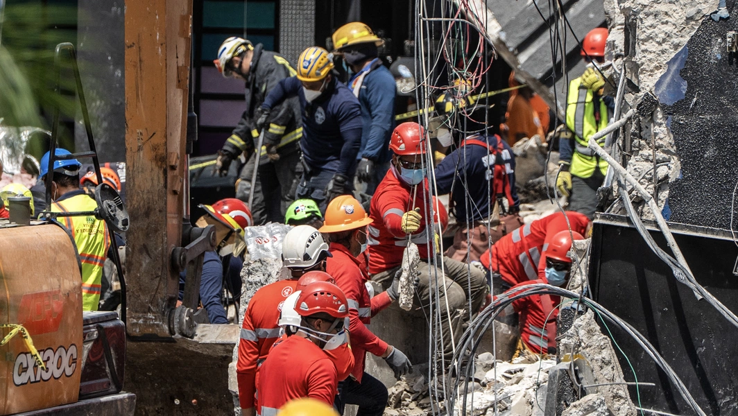 Witness says club owners knew of roof dangers before collapse