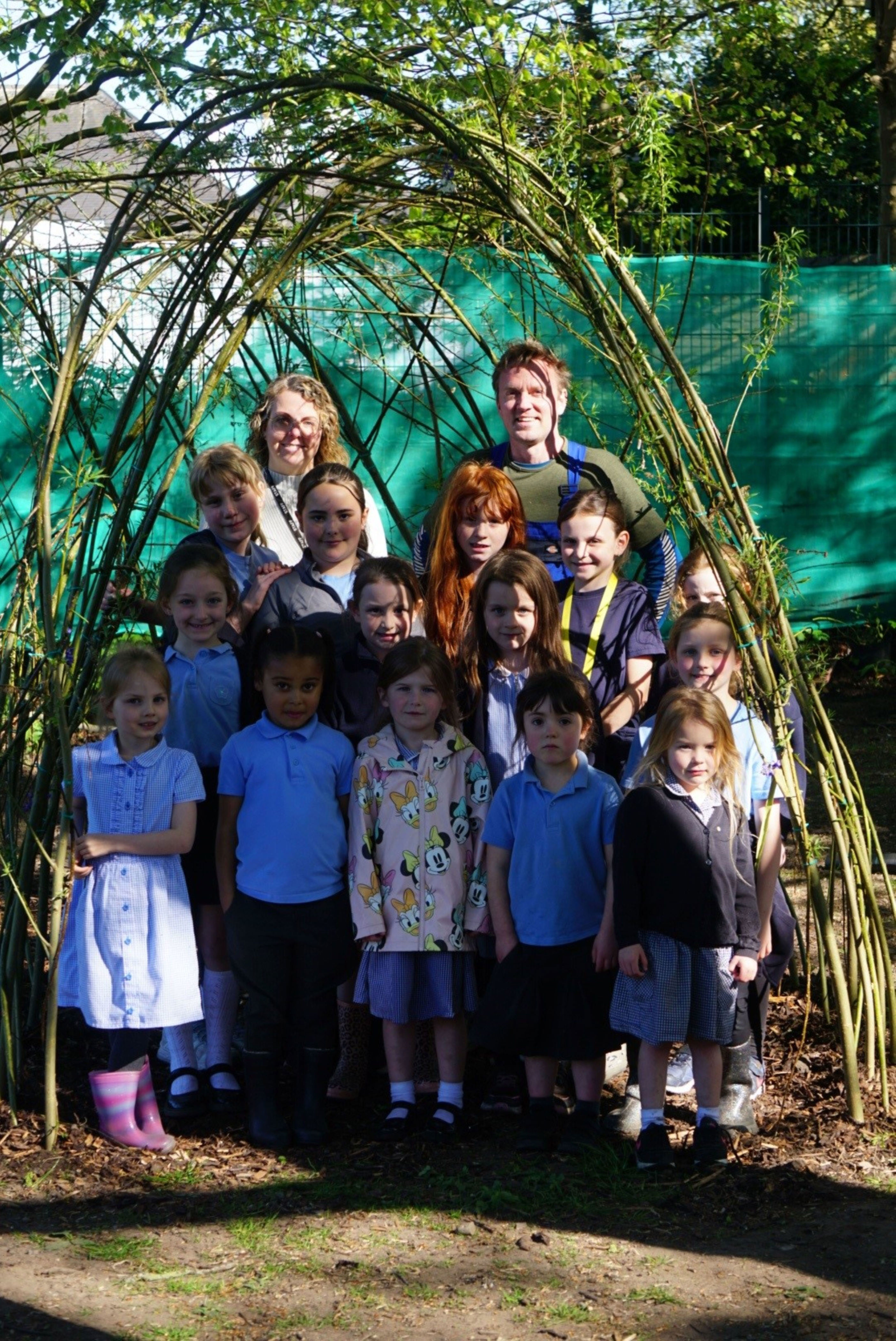 Living willow tunnel brings nature to life at Edwinstowe school