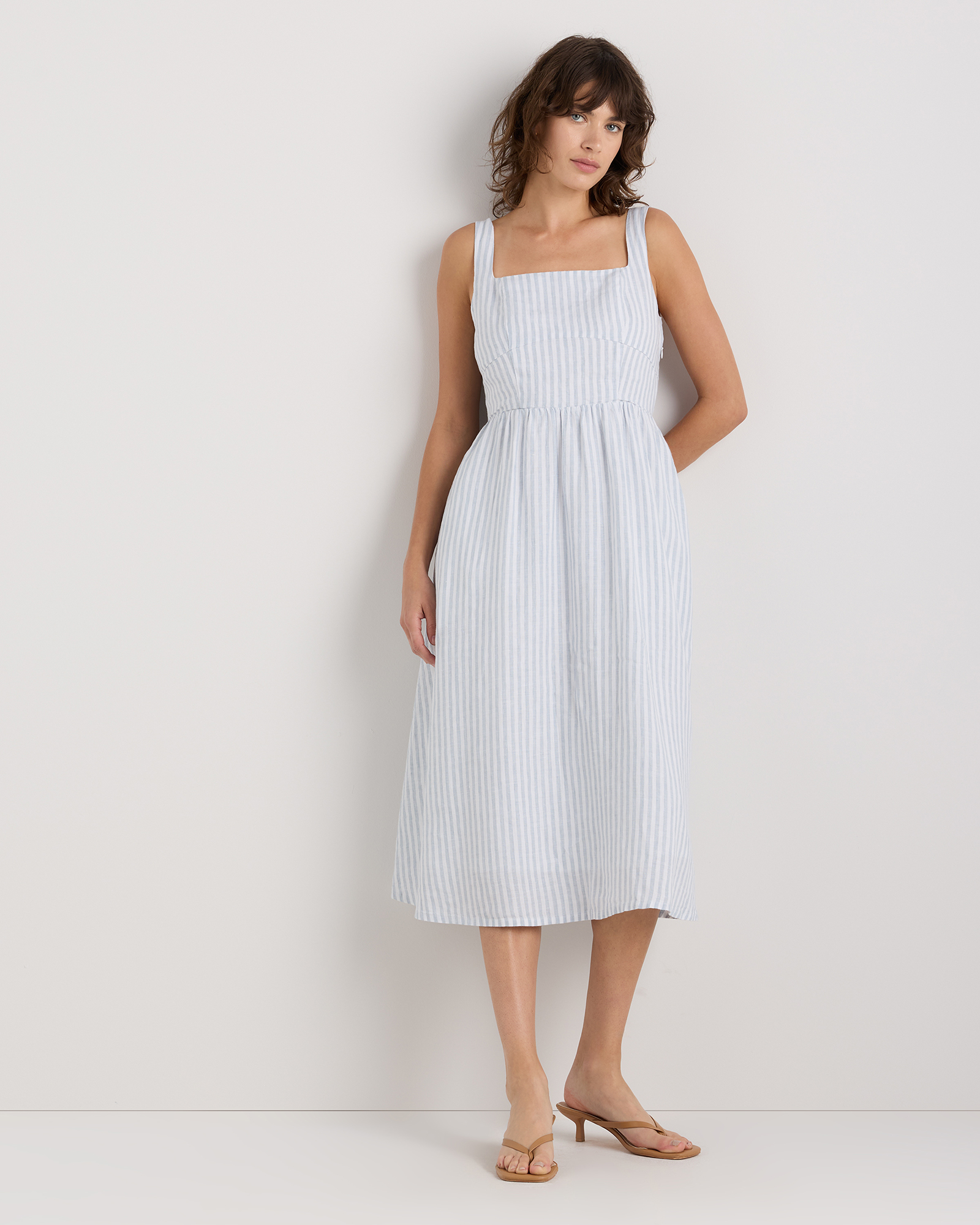 Taylor Swift's striped dress hit my vacation wish list in seconds