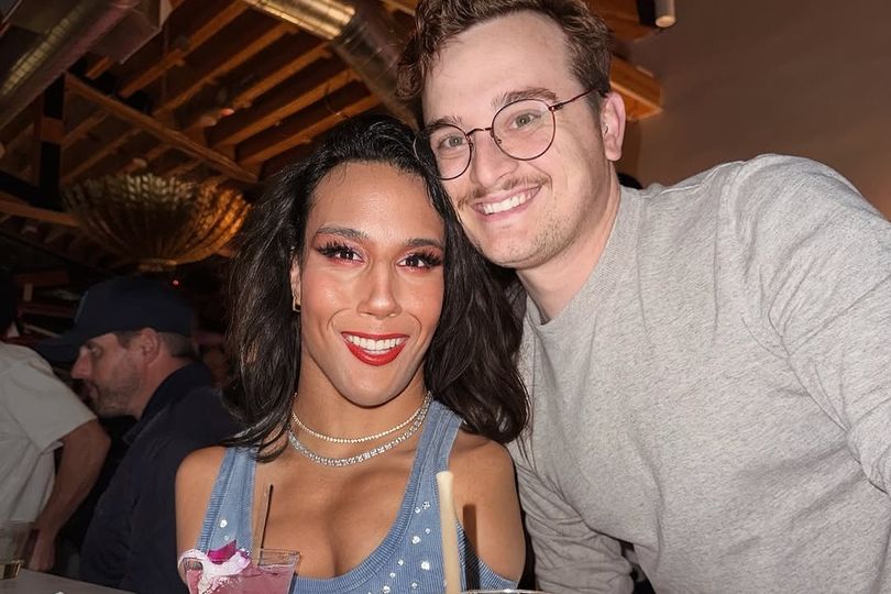 Influencer with no limbs answers question 'everyone wants to know ...