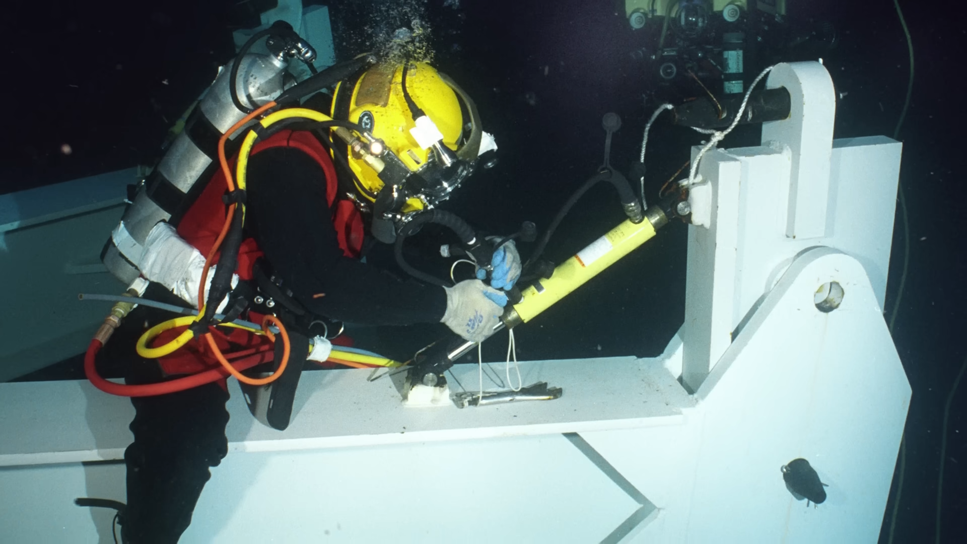 He went 1,000 feet below the sea - then stayed there for a month