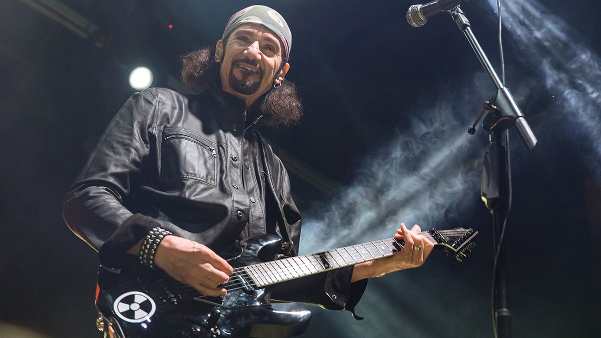 Former Kiss guitarist Bruce Kulick recovering after heart valve surgery