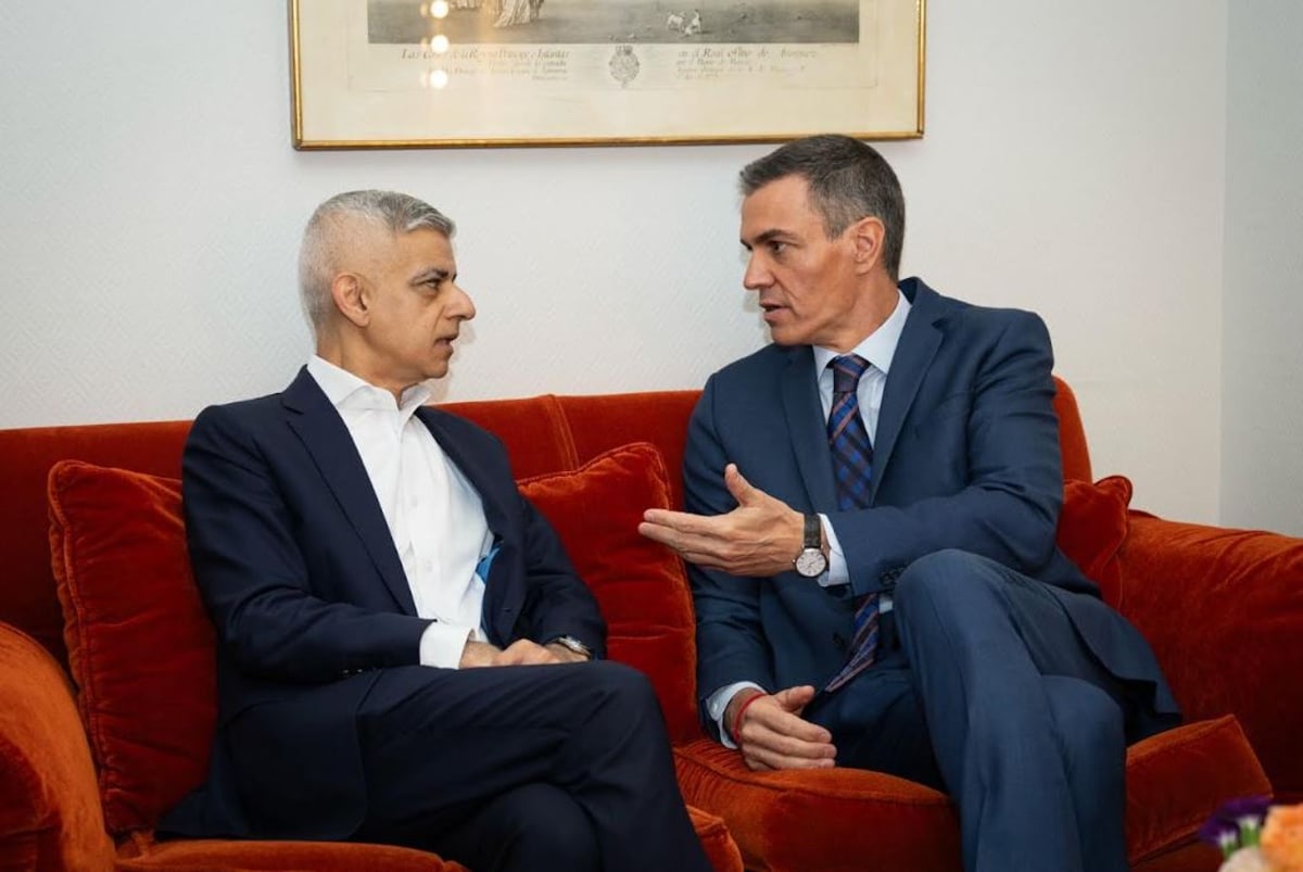 Spain would welcome the UK back into the EU, Spanish PM tells mayor