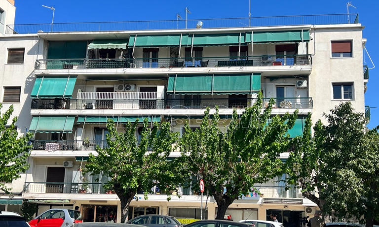 Πυροβολισμοί σε ΕΦΚΑ και Πρωτοδικείο: Η στιγμή που ο 89χρονος φεύγει ...