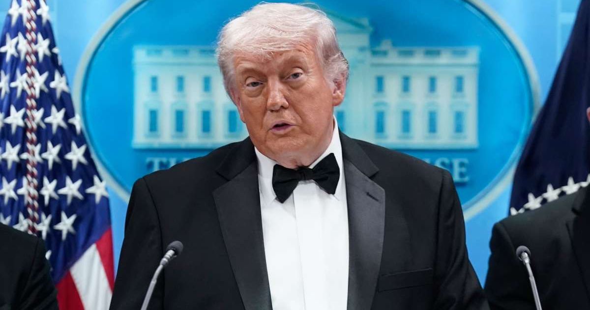 Trump broadcasts Iran's 'collapse' to the world as Tehran begs to ...