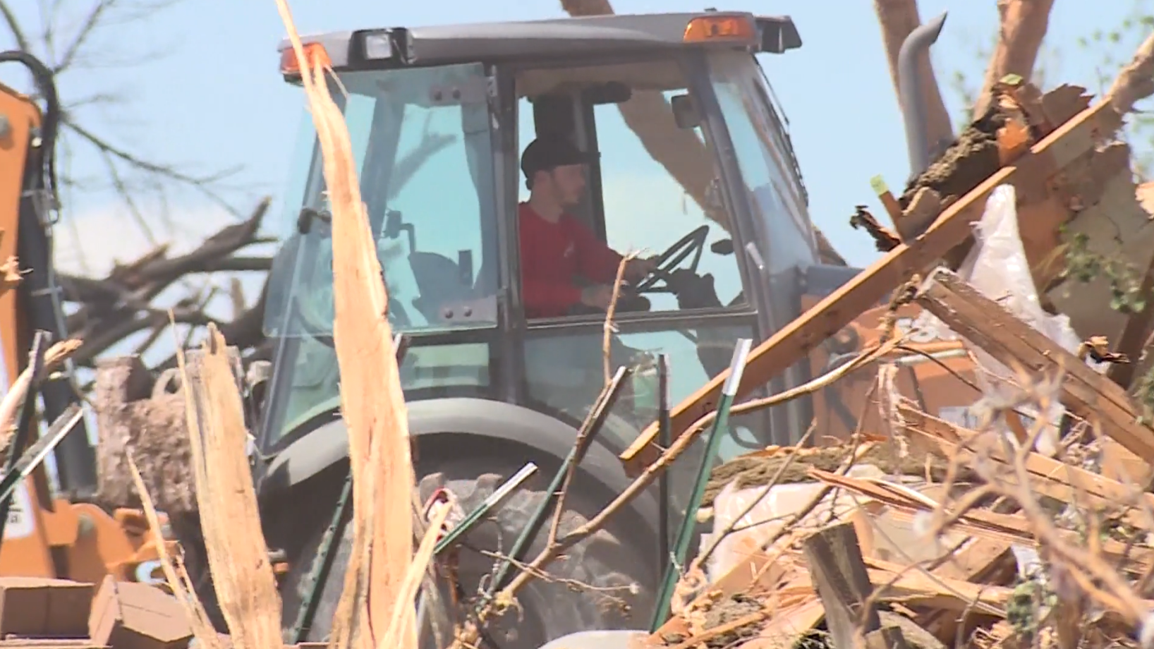 Federal and state crews set to survey damage after EF-4 tornado hits Enid