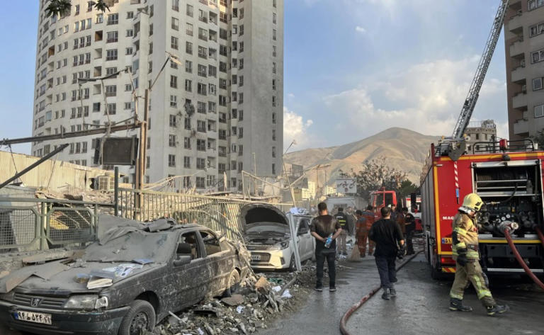 Labor crisis in Iran: The professional class loses two million jobs ...