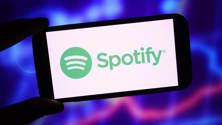 Spotify shares tank as earnings outlook misses expectations