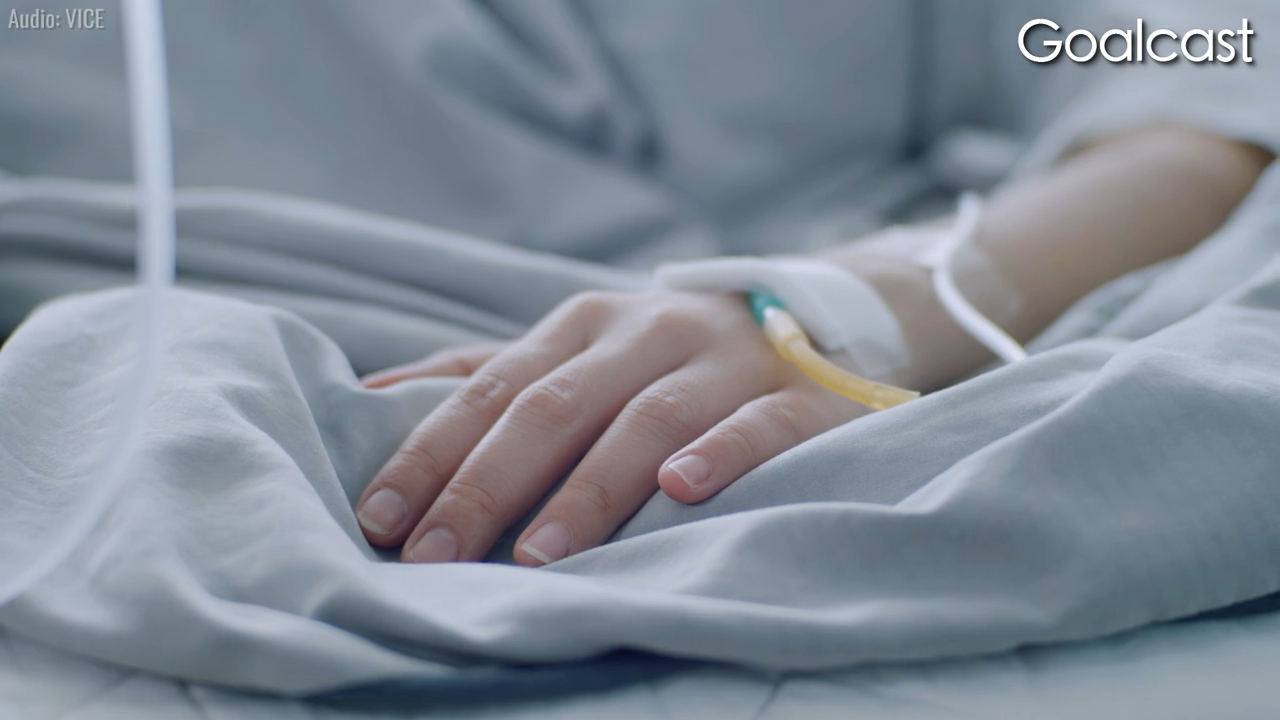 Fashion model breaks down: “My organs were failing… no one knew why”