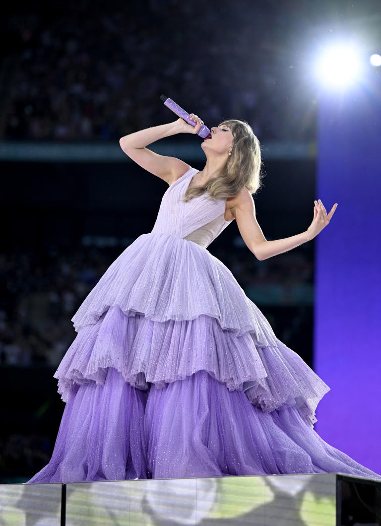 Taylor Swift wrote iconic 'Love Story' song after clashing with parents ...