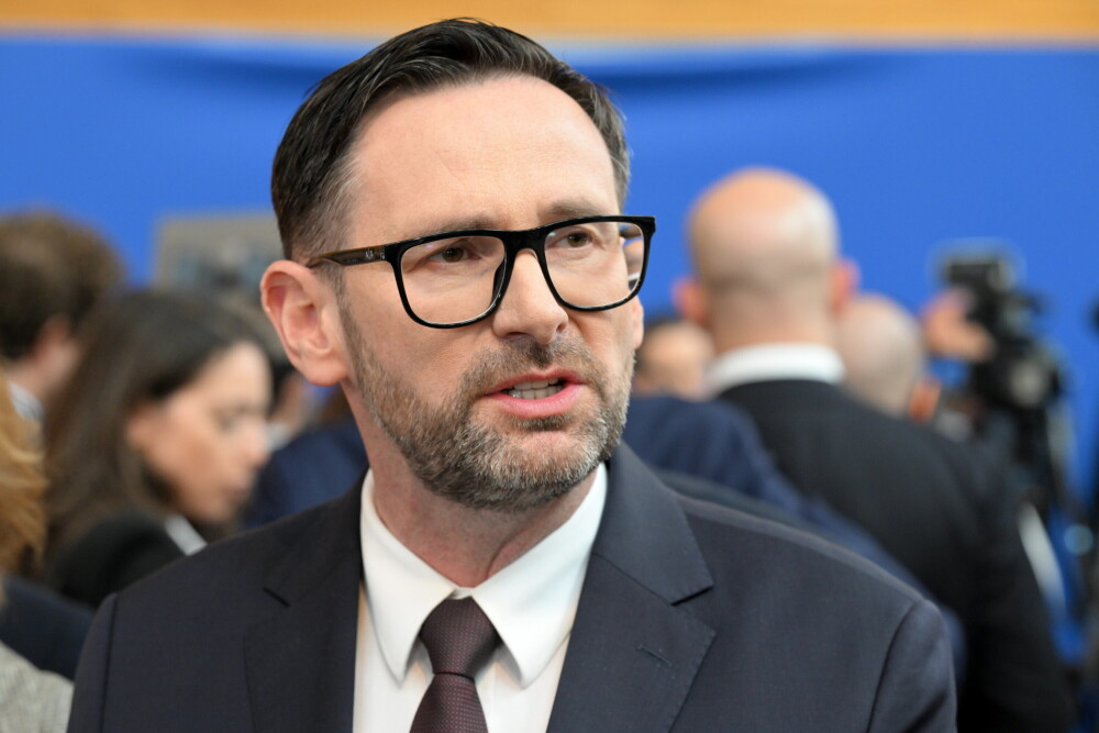 Europosłowie o uchylonych immunitetach: KO - ich liczba to wstyd; PiS ...