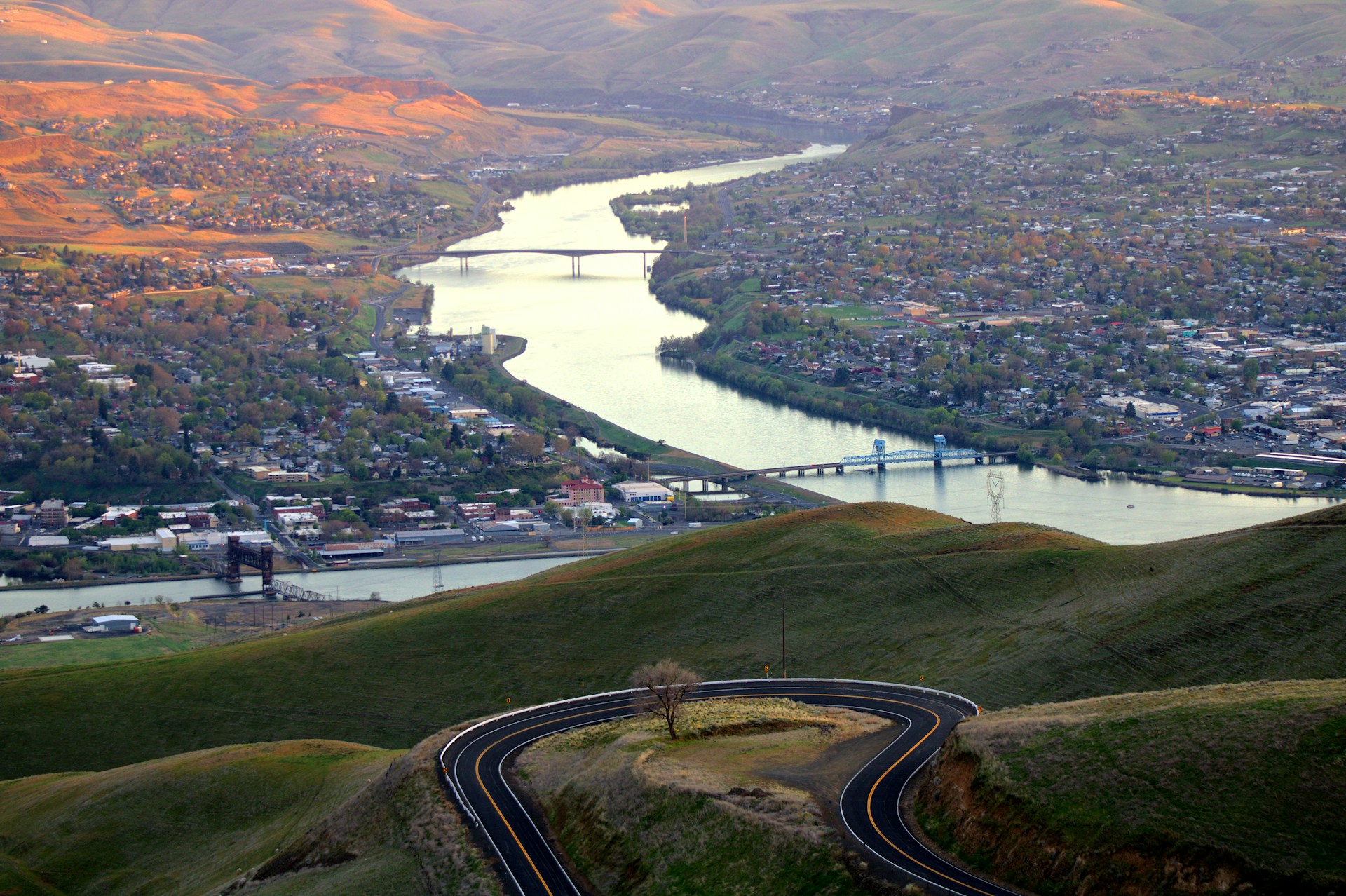 The US border towns that are quietly dying without Canadian dollars