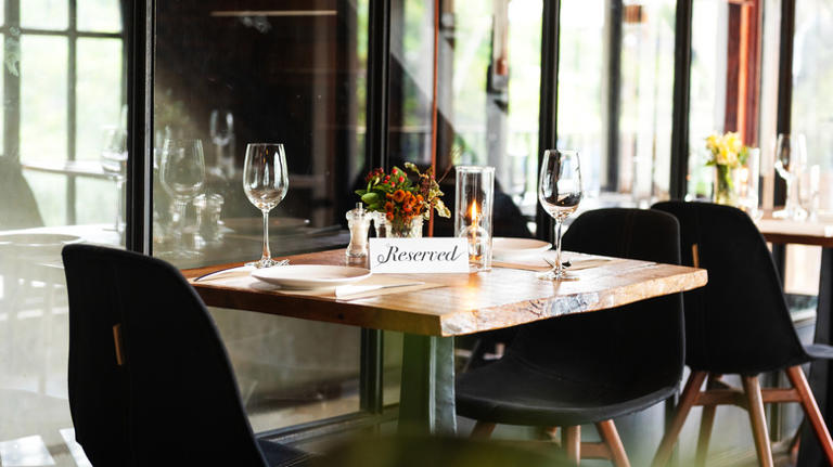 How restaurant employees decide where to seat you — and if reservations ...