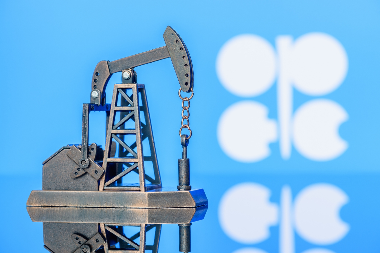 Oil never reached $200 as demand elasticity and supply shifts limited ...
