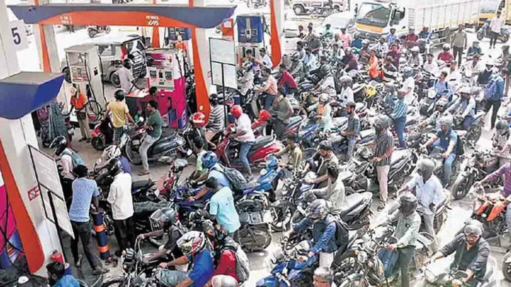 ఇంధన కొరతపై ఎన్‌హెచ్‌ఆర్‌సీలో కేసు.. దక్షిణాదిలో కొరత ప్రభావం