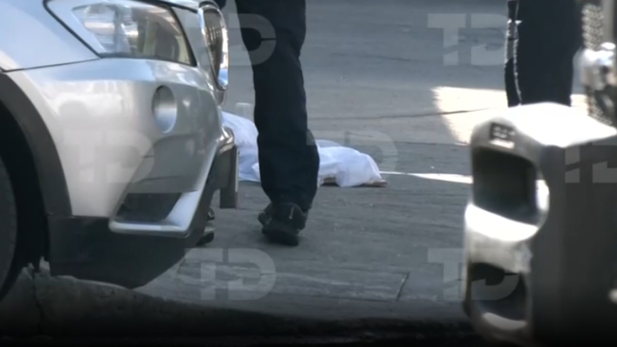 Mujer es asesinada a balazos mientras caminaba sobre la banqueta en ...