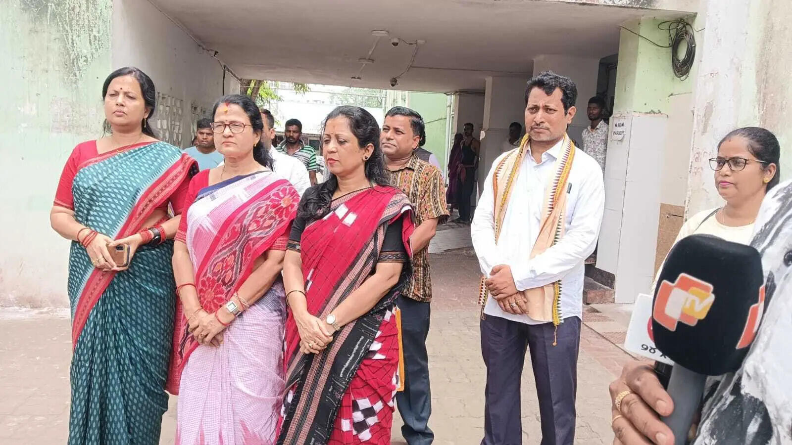 State child rights panel visits SCB to probe charges of 'missing' infants