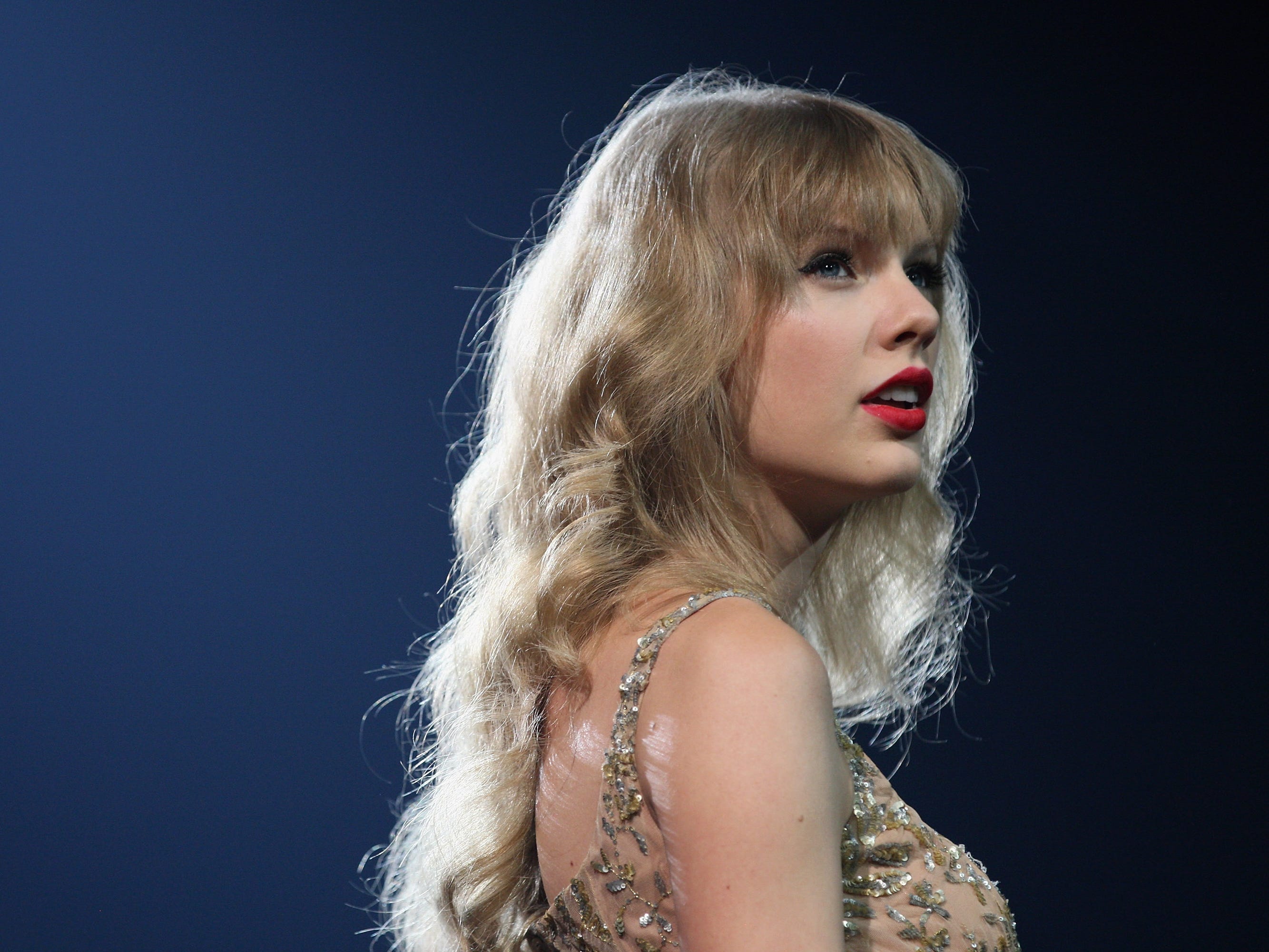 Taylor Swift says she felt 'completely washed-up' at 22 after being ...