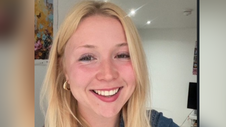 Woman harassed and beeped at by catcallers reports their untaxed van to ...