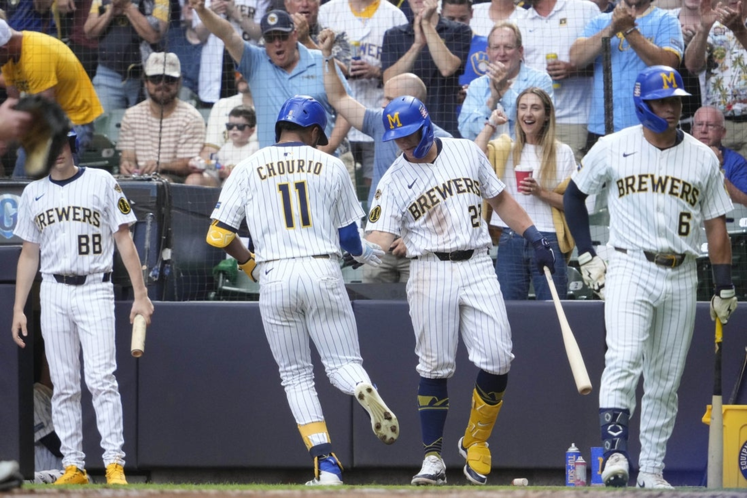 Brewers' Jackson Chourio, Andrew Vaughn on track to return next week