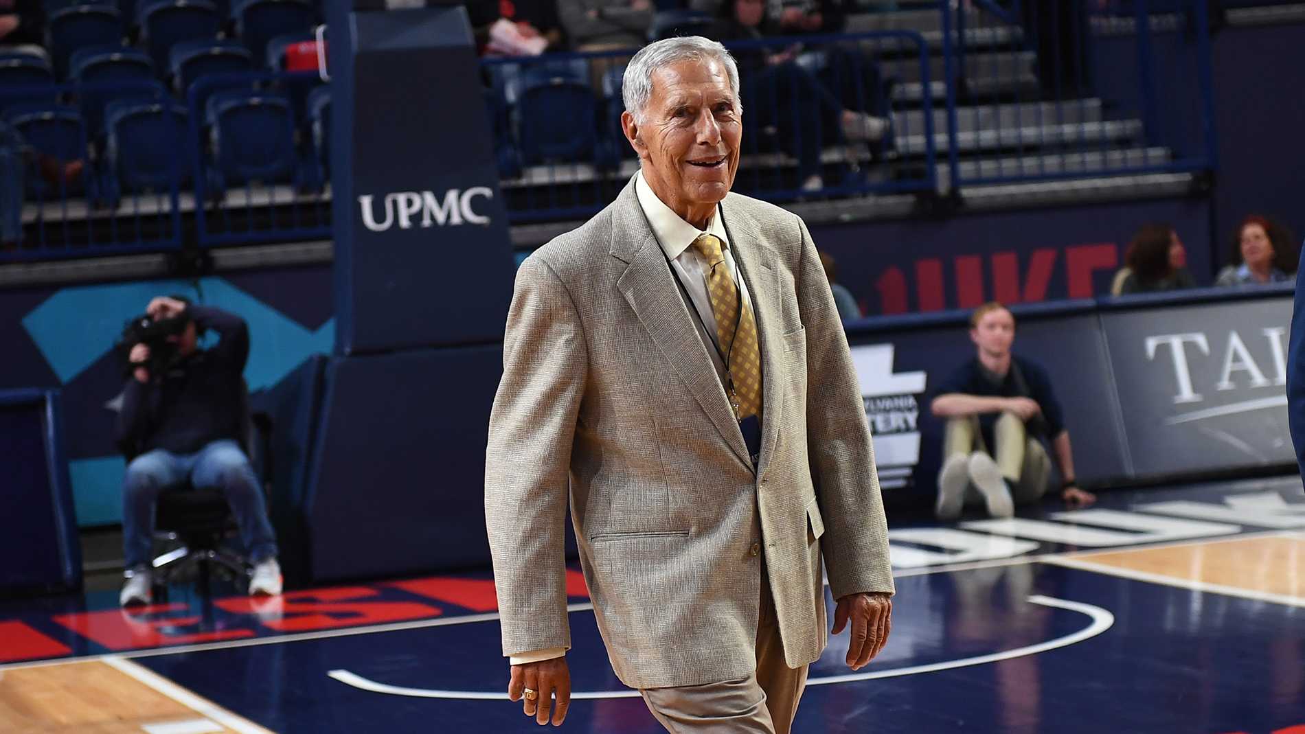 Ray Goss, longtime Duquesne basketball broadcaster, dies at 89