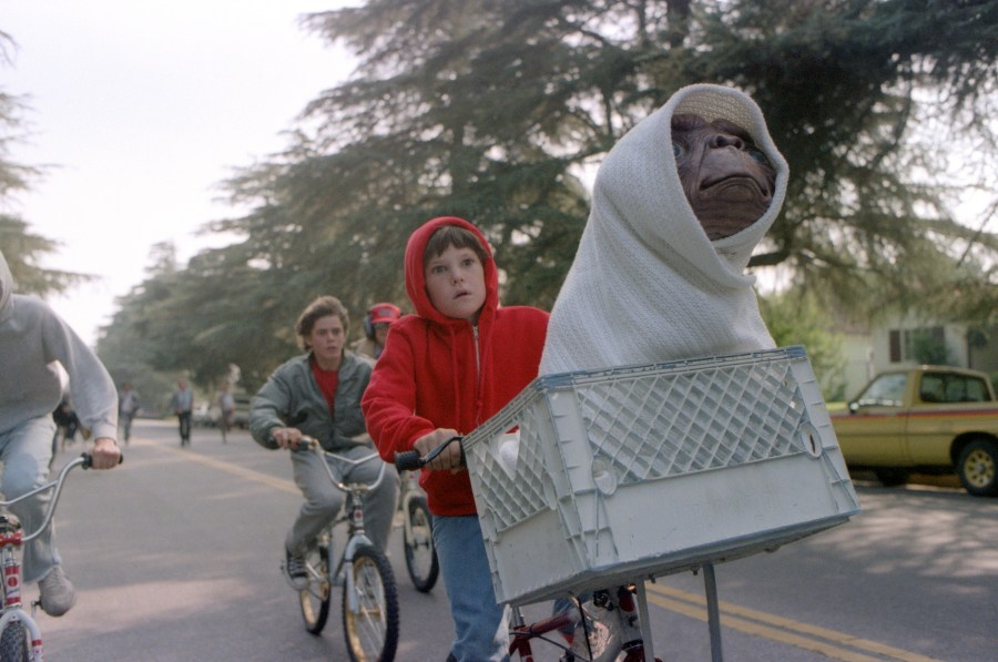 Cinespia celebrates 25 years with classic movies at Hollywood Forever ...