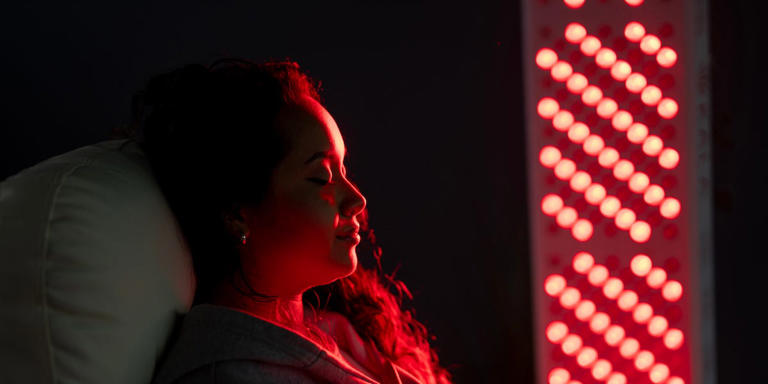Doctors explain if red light therapy really works for weight loss