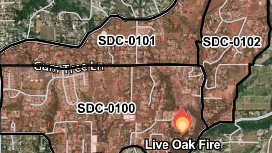 Fallbrook fire map: Evacuation orders issued as blaze burns near Live ...