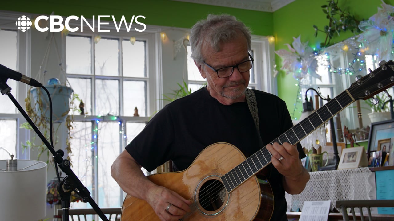 Regina musician returns to playing guitar days after brain surgery