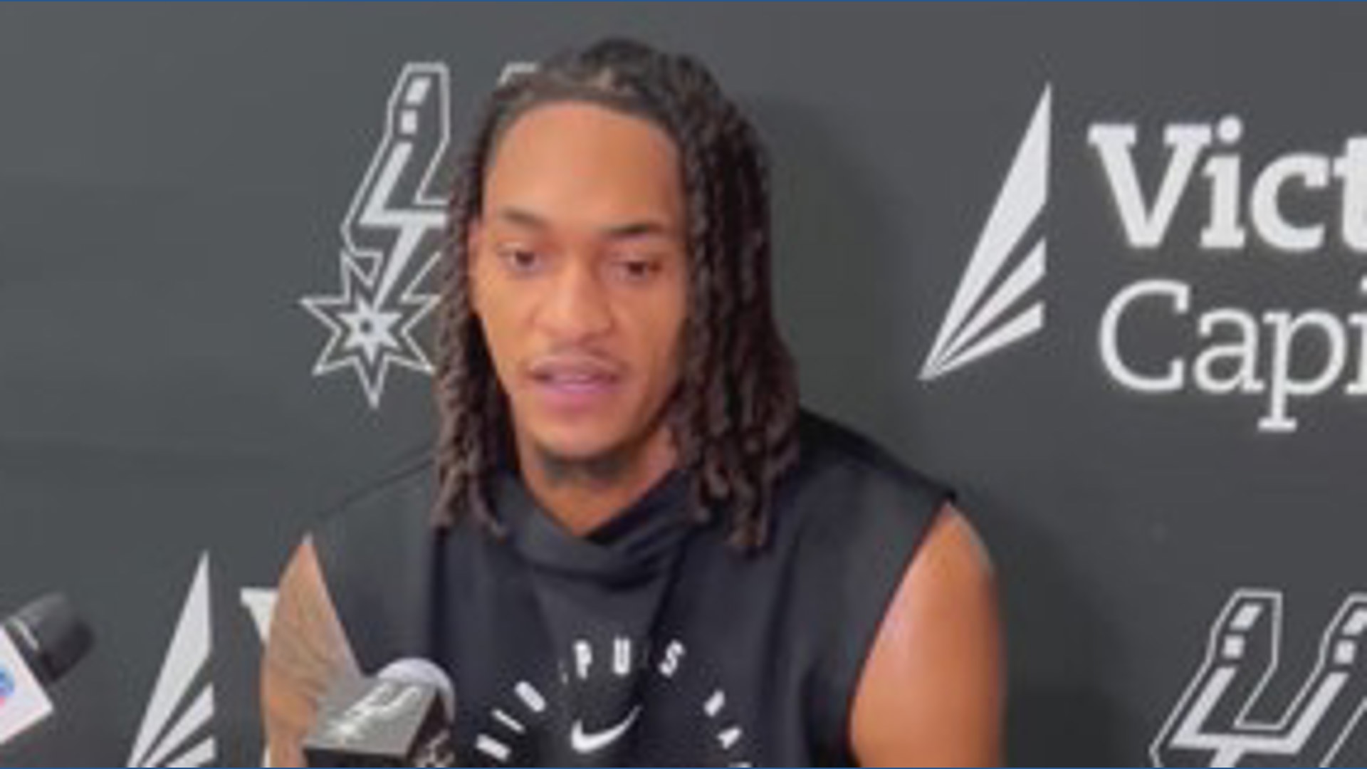 Devin Vassell on Wemby taking charge of Game 4