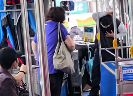 Video: 'Don't bully me!' Bus driver bursts into tears during argument ...
