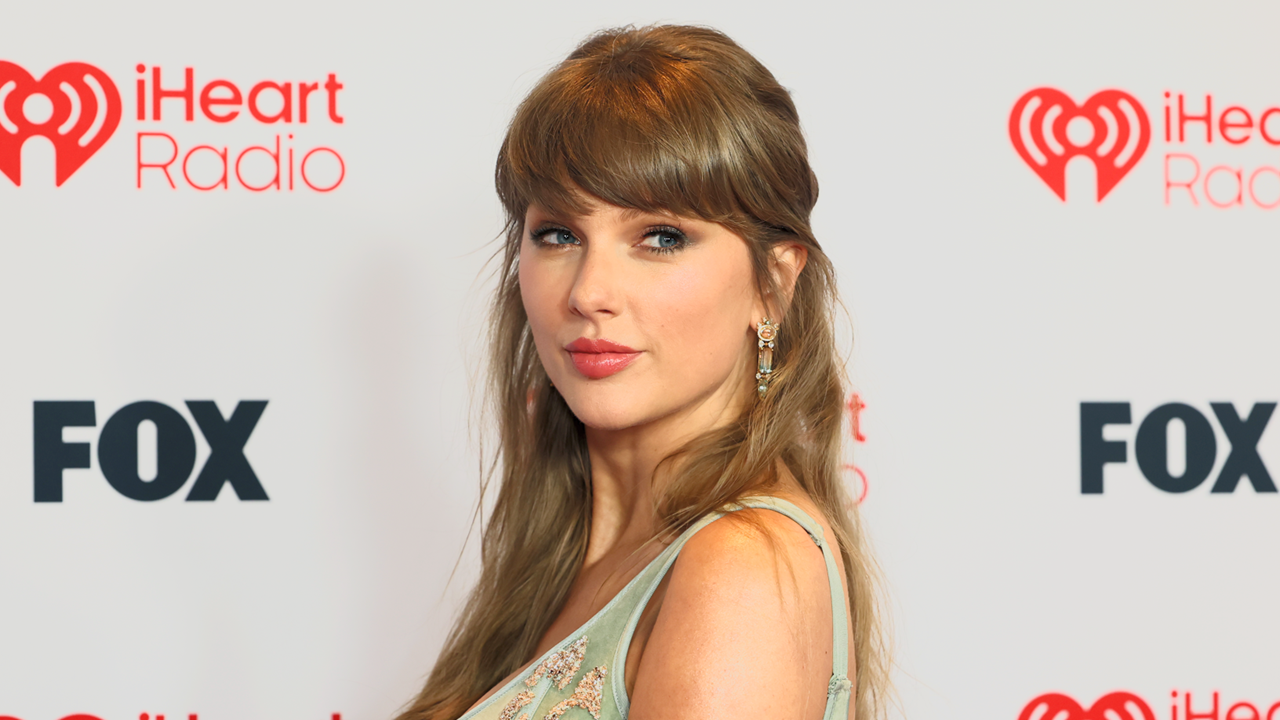 Taylor Swift aims to protect her voice and image with new trademark ...