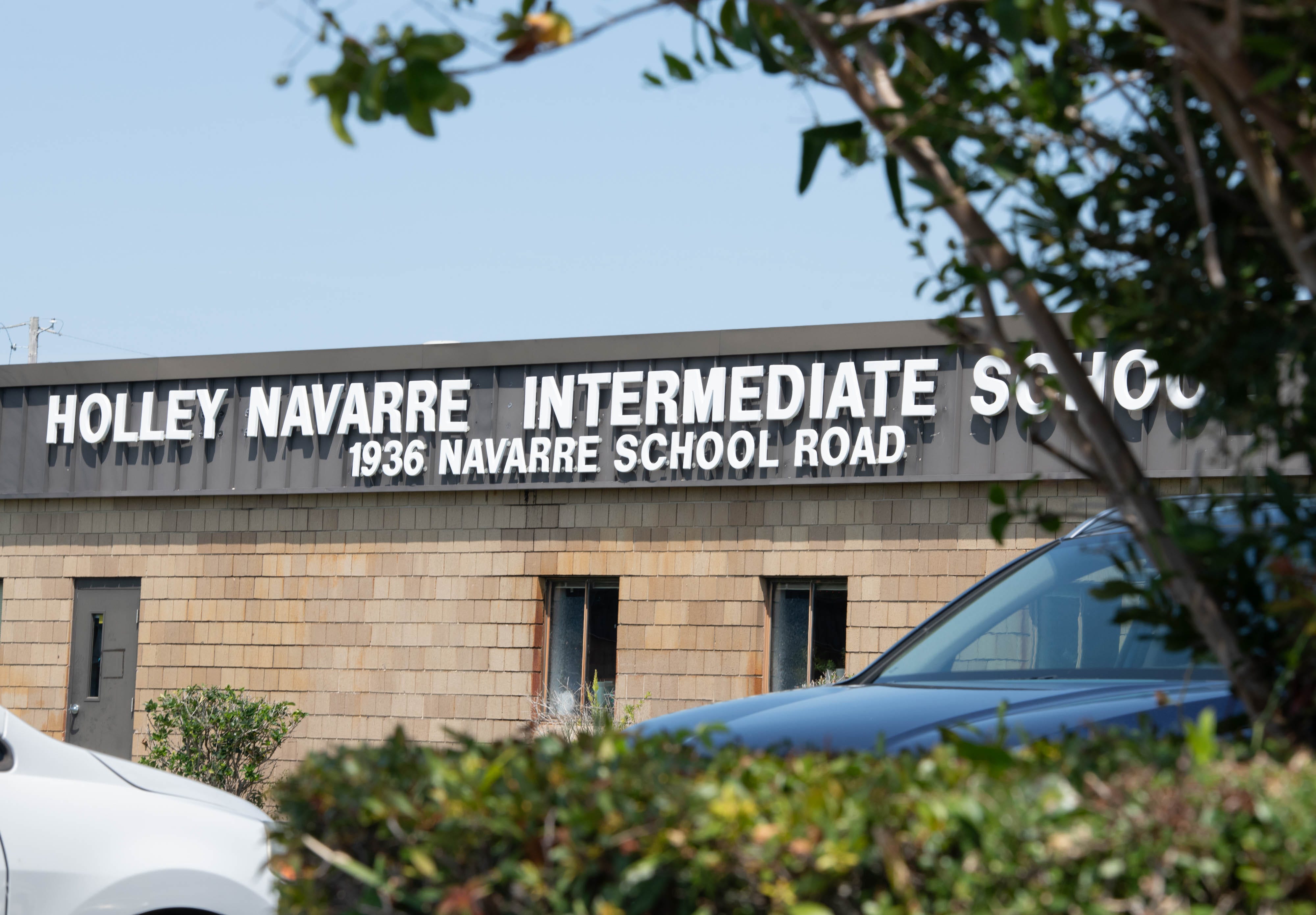 Former Holley-Navarre school bookkeeper accused of stealing over $15K